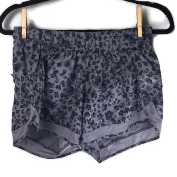 Athleta | Shorts | Athleta Mesh Racer Run Leopard Print Zip Pocket 4 ...